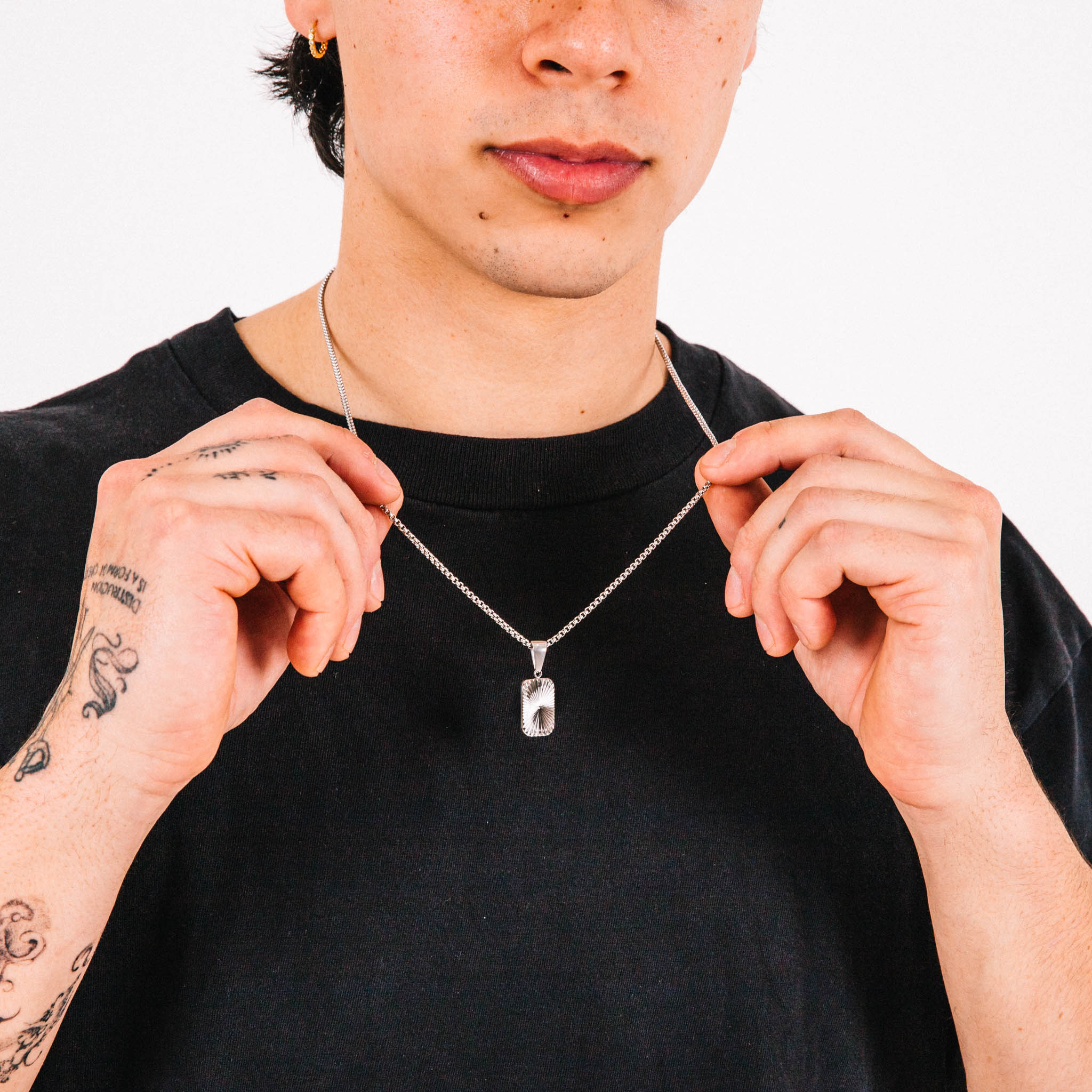 Chains & Pendants – Eluzo