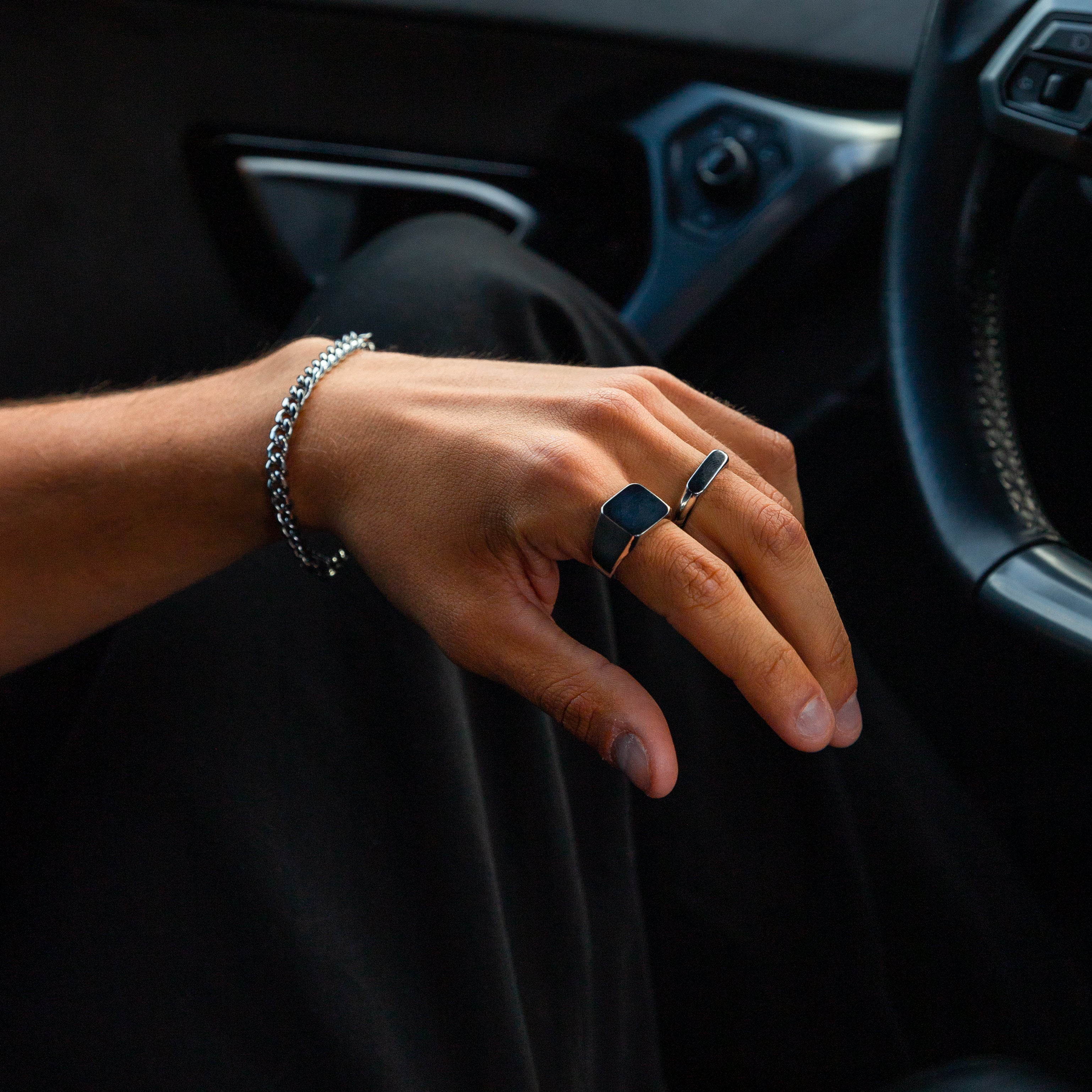 Eluzo | For The Top 1%