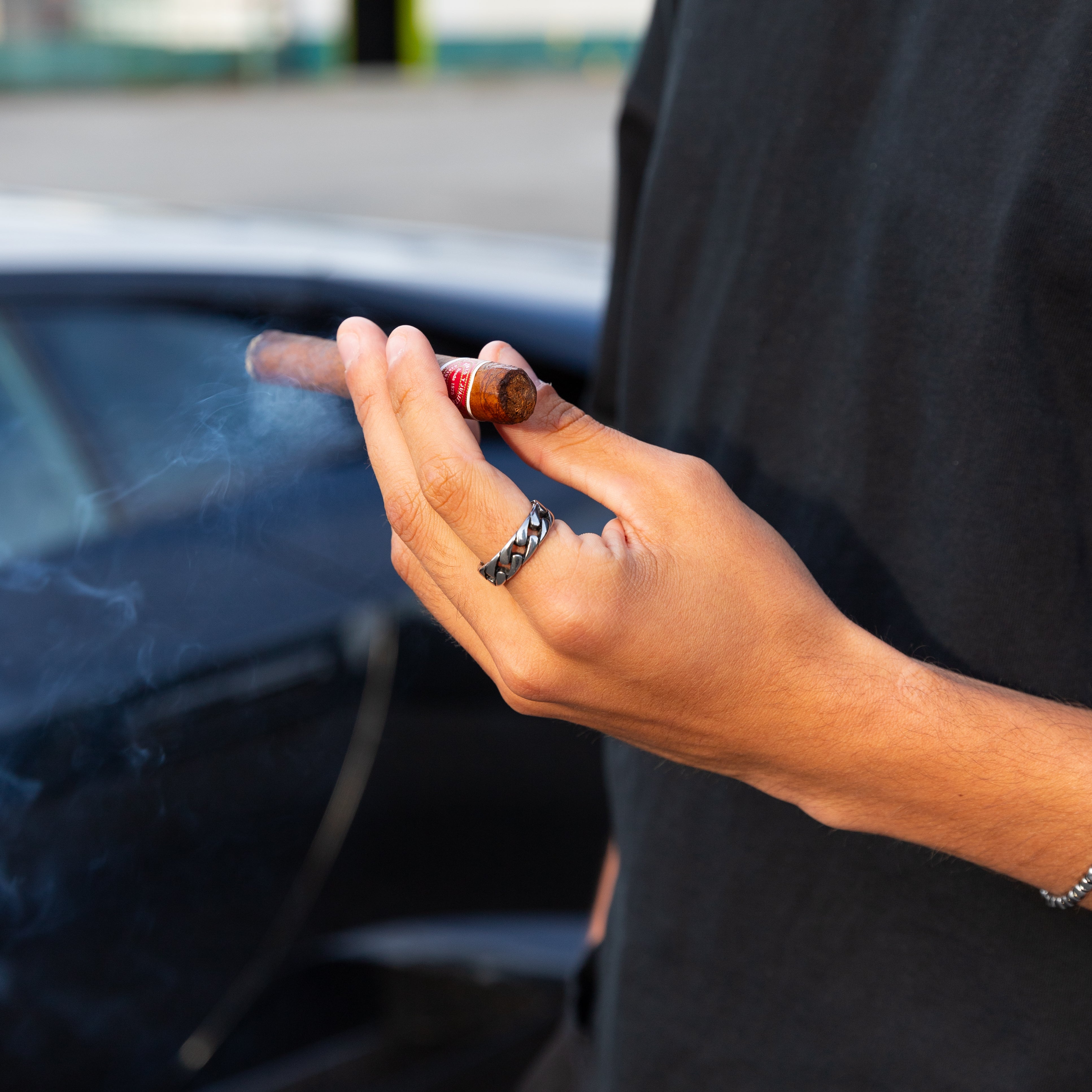 Eluzo | For The Top 1%